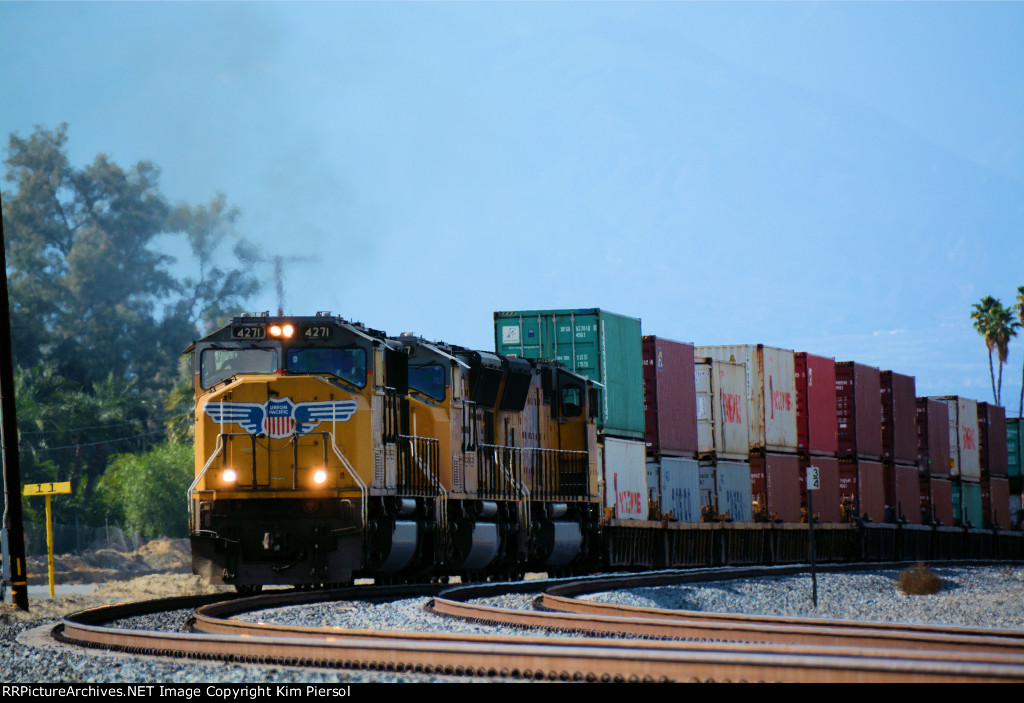 UP 4271 4757 4987 EB Stack Train Climbing Beaumont Hill